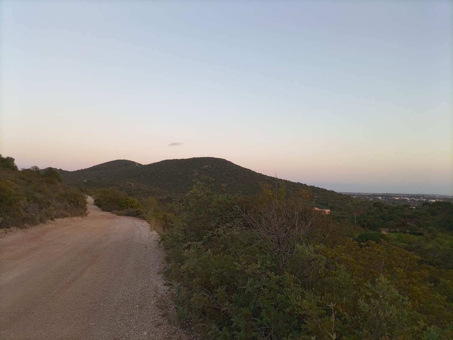 Hike around Vale Judeu hills