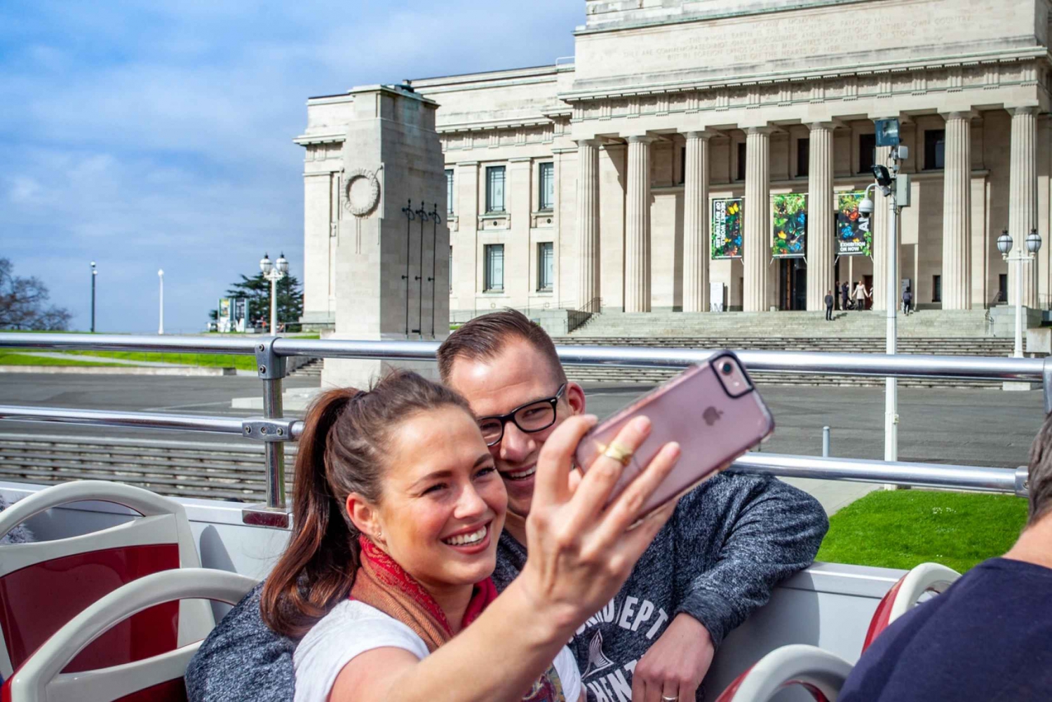 Auckland: Hop-On Hop-Off Explorer Bus Ticket in Auckland