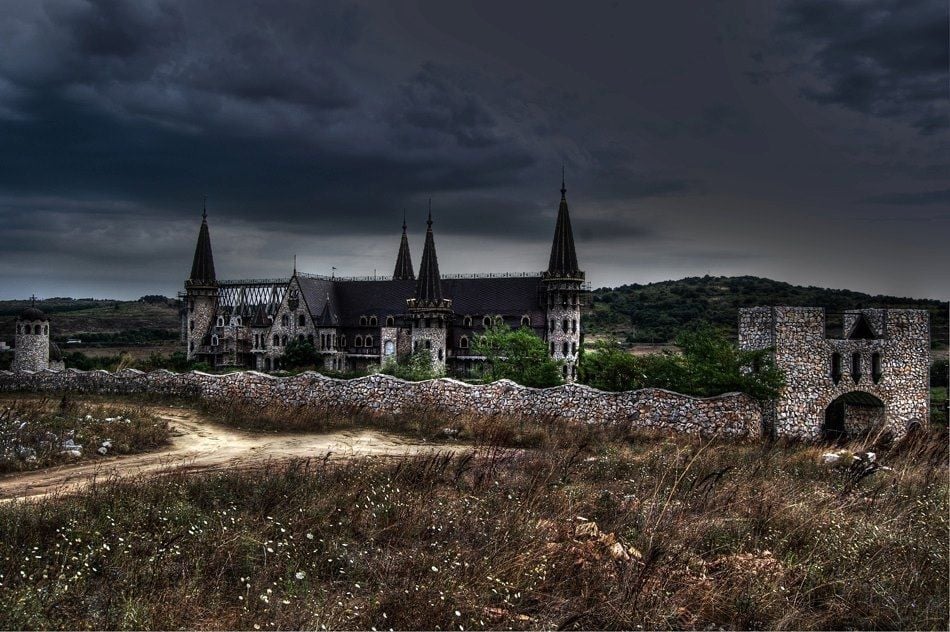 The Castle of Ravadinovo in Bulgaria | My Guide Bulgaria