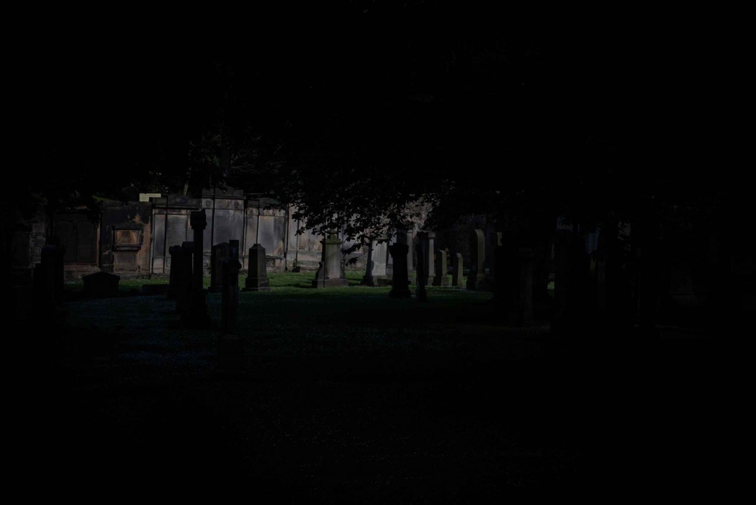 Edinburgh: Underground Vaults and Graveyard Evening Tour in Edinburgh Edinburgh: Underground Vaults and Graveyard Evening Tour in Edinburgh