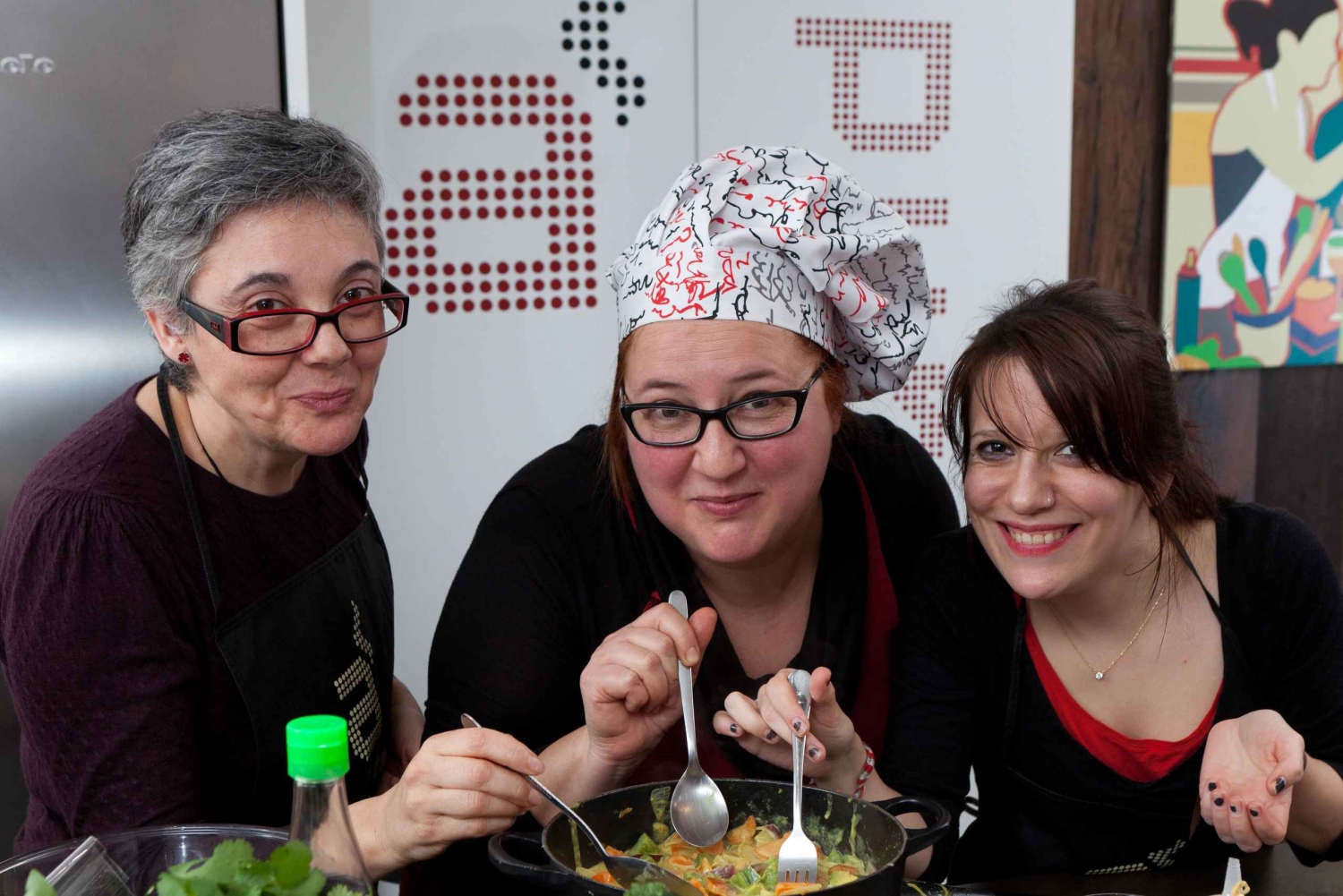 Madrid: 3-Hour Paella and Tapas Cooking Class in Madrid