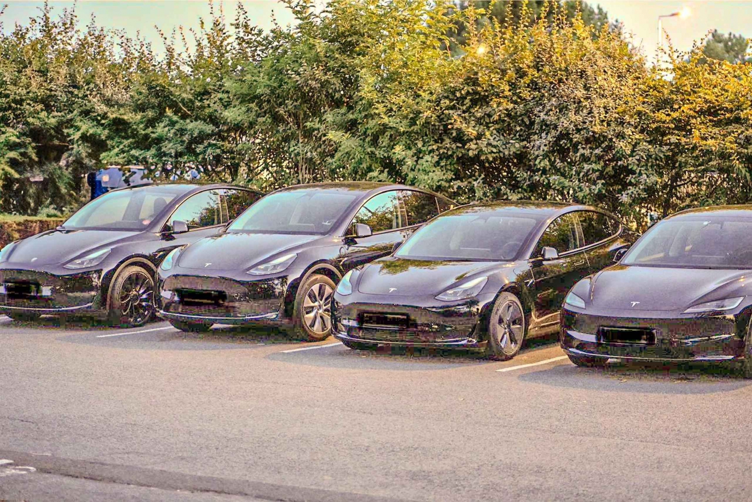 Paris : Tesla car Transfer paris aller-retour ou aller simple. in Paris