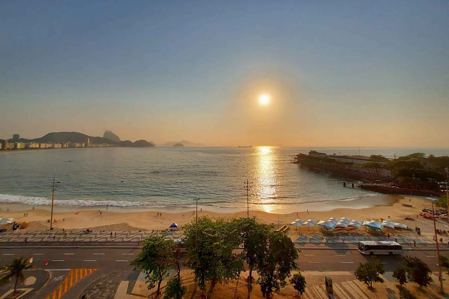 Tour Arpoador Sunset: Iconic Copacabana & Sunset at Arpoador in Rio de ...