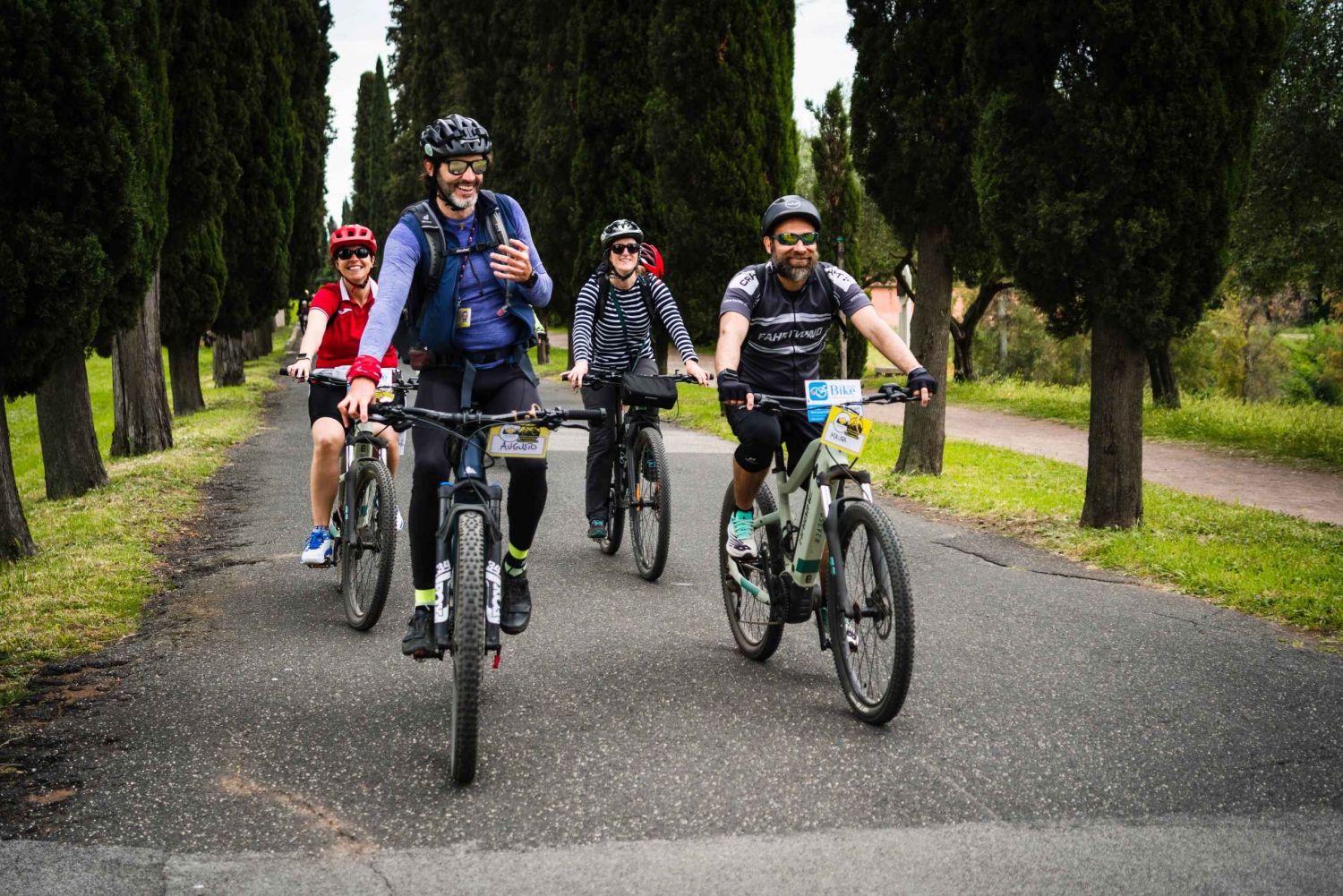 Rome: Appian Way Guided Tour on E-Bike with italian Aperitif in Rome