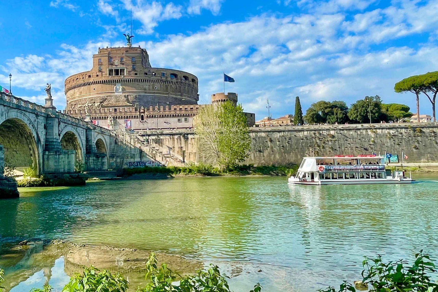 Rome: Visit St. Peter's Basilica and Tiber RiverBoat Ticket in Rome