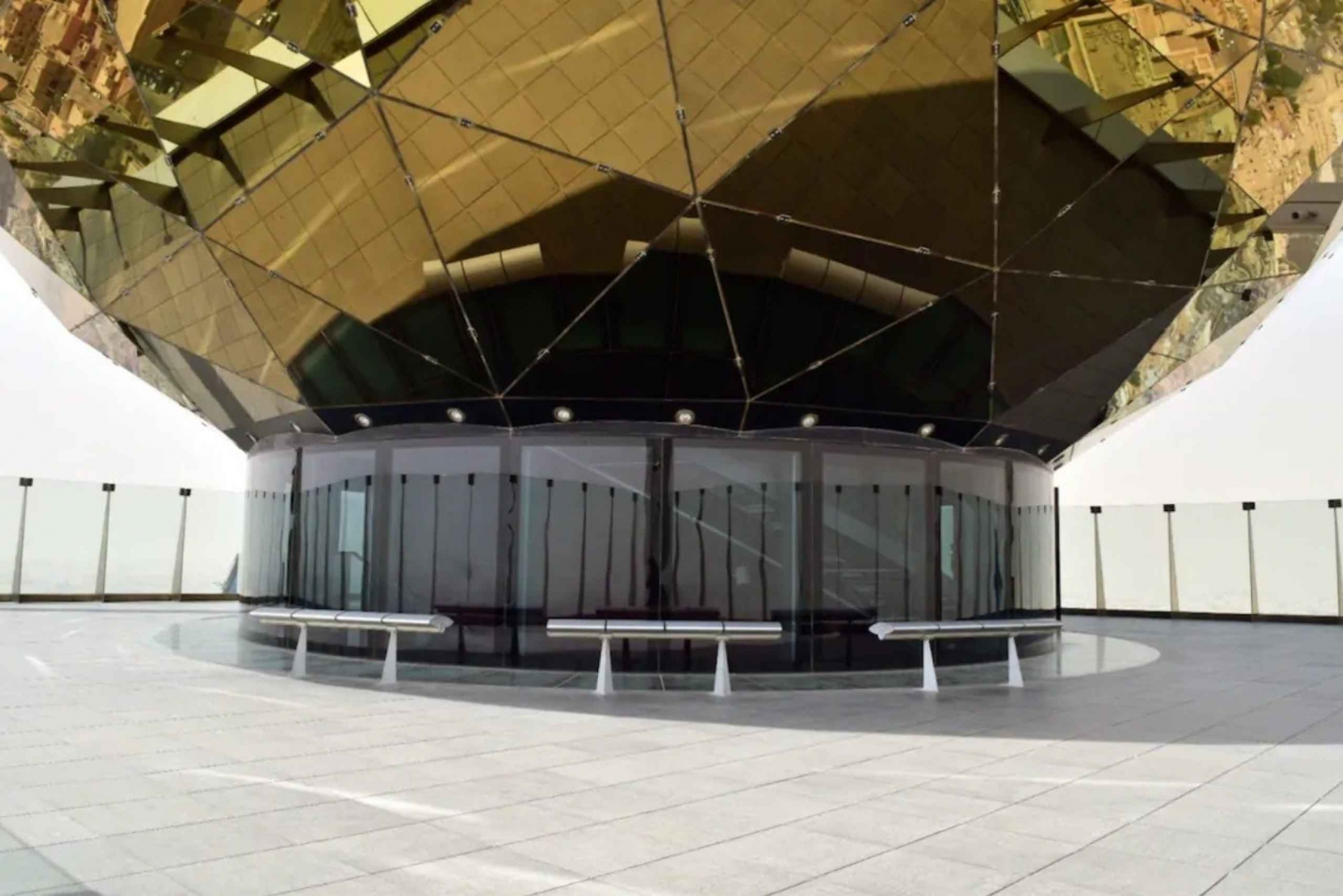 Riyadh: Dining Experience at The Globe Restaurant in Saudi Arabia