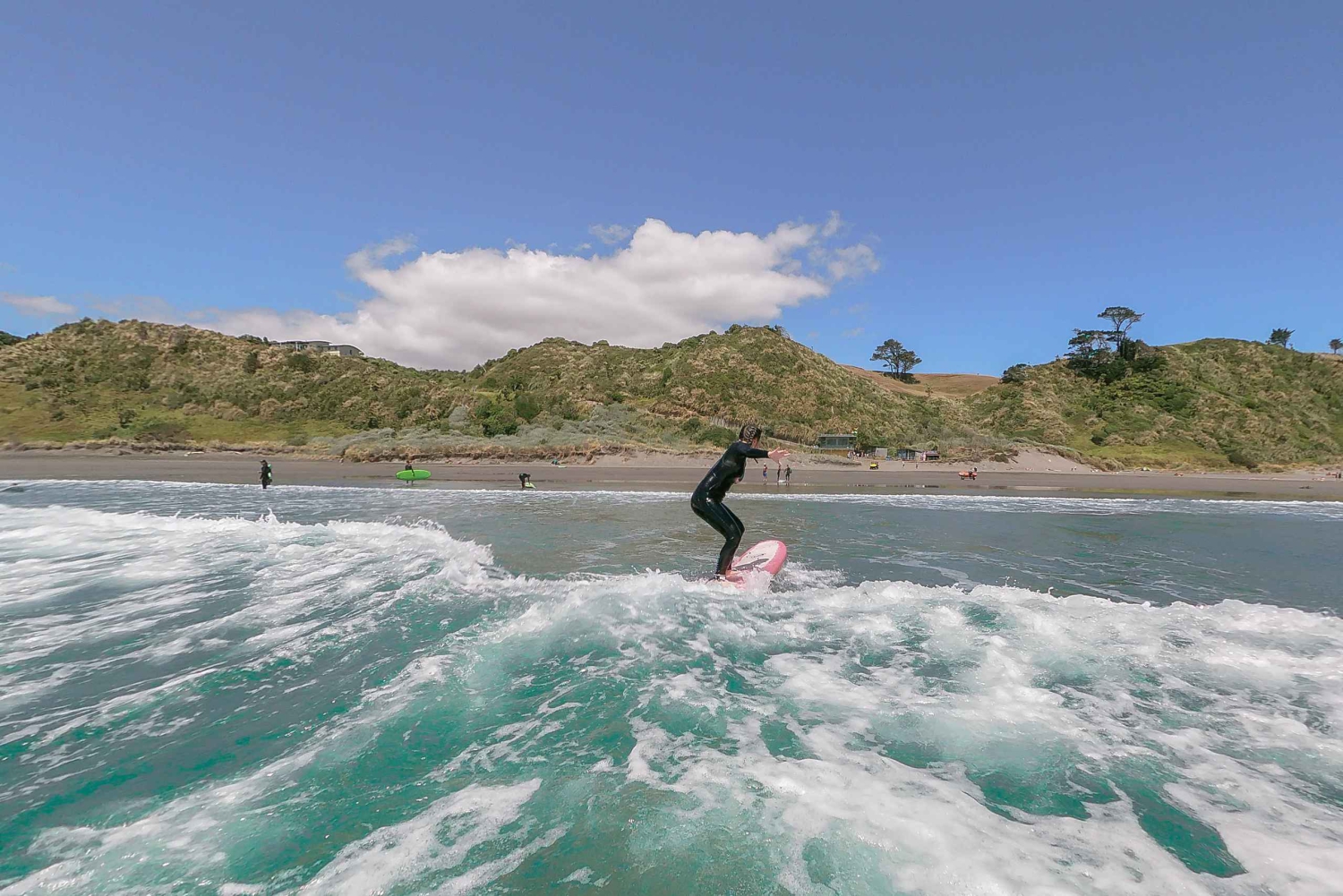 Raglan: Group Surf Lesson in Wellington